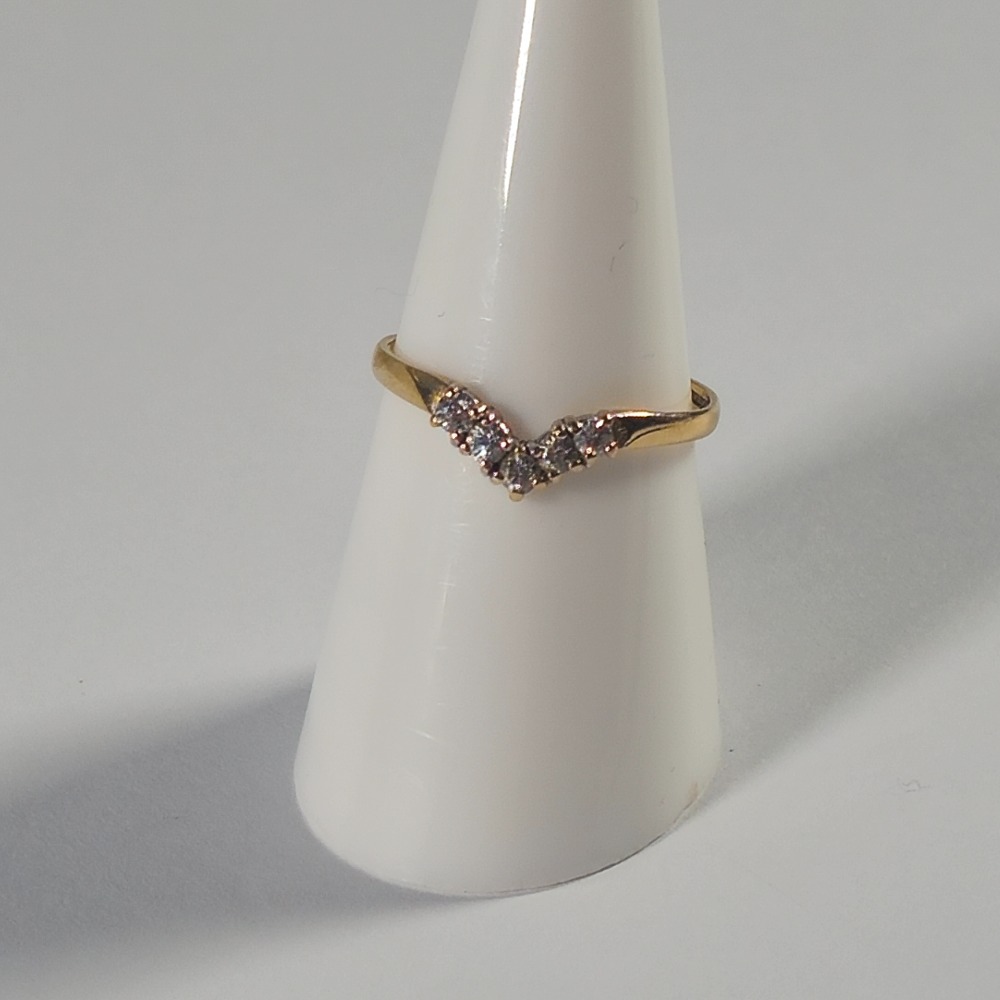 Used 9ct Gold *CZ* Wishbone Ring Size N1/2 - Own4Less